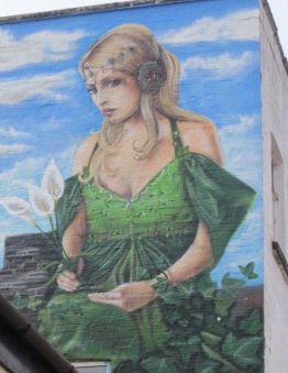 Caerphilly's Green Lady unveiled