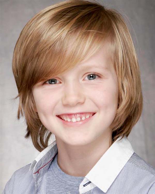 Llanbradach youngster stars in hit musical Evita at Cardiff's New Theatre