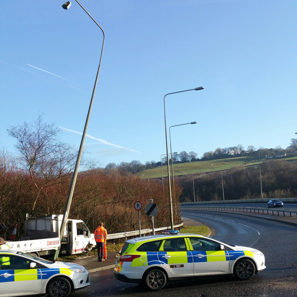 A472 northbound between Gelligroes and Pentwynmawr reopened after truck hits lamp post
