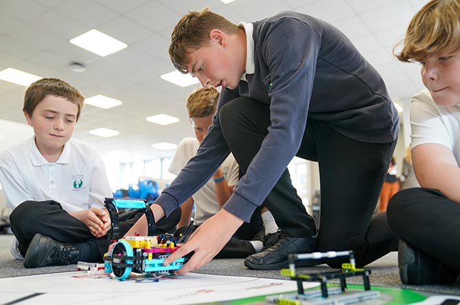 Bedwas High School pupil's design to be used on Wales' 50mph road signs