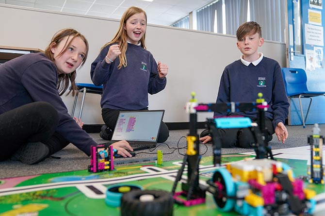 Bedwas High School pupil's design to be used on Wales' 50mph road signs