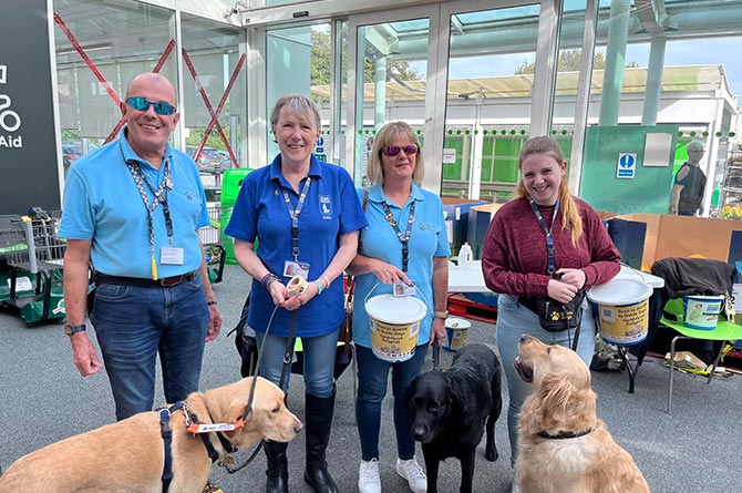 Guide Dogs Cymru volunteers in Caerphilly thank the community after ...