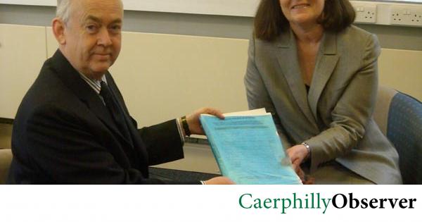Wayne David MP presents petition to save Caerphilly Borough’s police ...