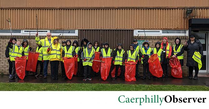New litter picking hub opens in Graig y Rhacca