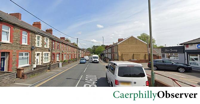 Caerphilly: Two in hospital after Nantgarw Road crash