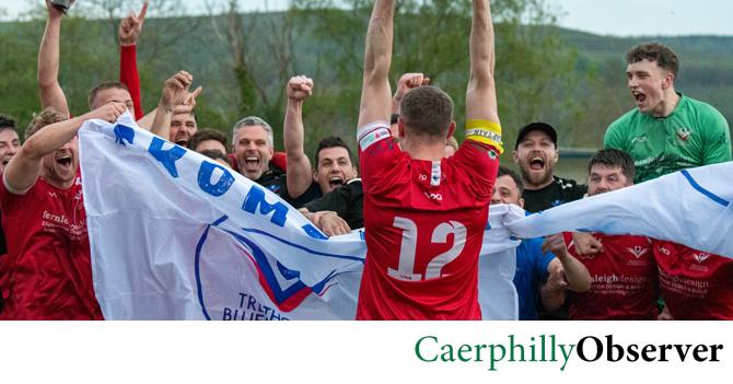 Trethomas Bluebirds win Ardal South East and gain promotion